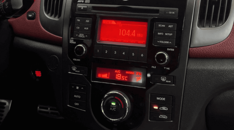 Car Android Screen Abu Dhabi - Car LCDs with Apple Carplay